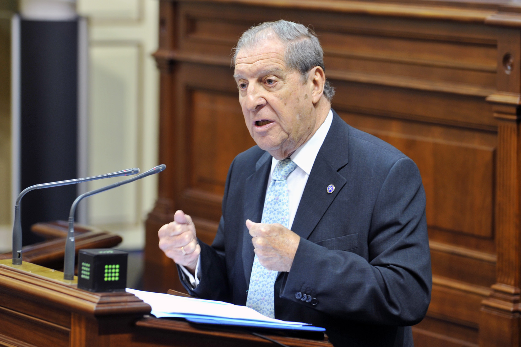 Manuel Alcaide se despide del Pleno tras presentar el Informe del ...